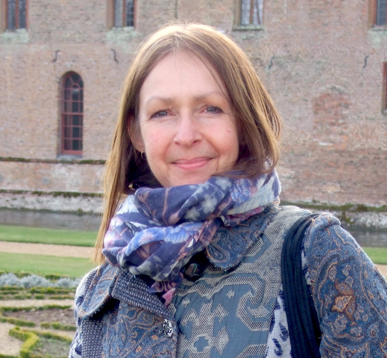 Contact | Dr Angela J Smith